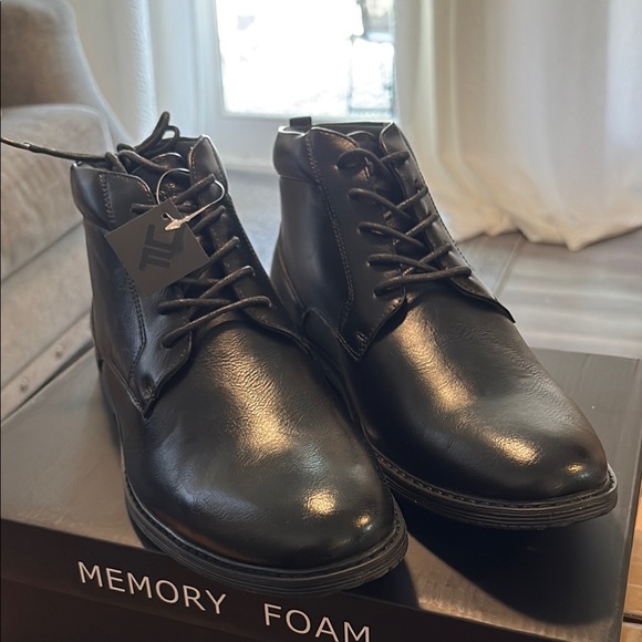 London Fog | Shoes | London Fog Black Chukka Boots With Leather Finish ...